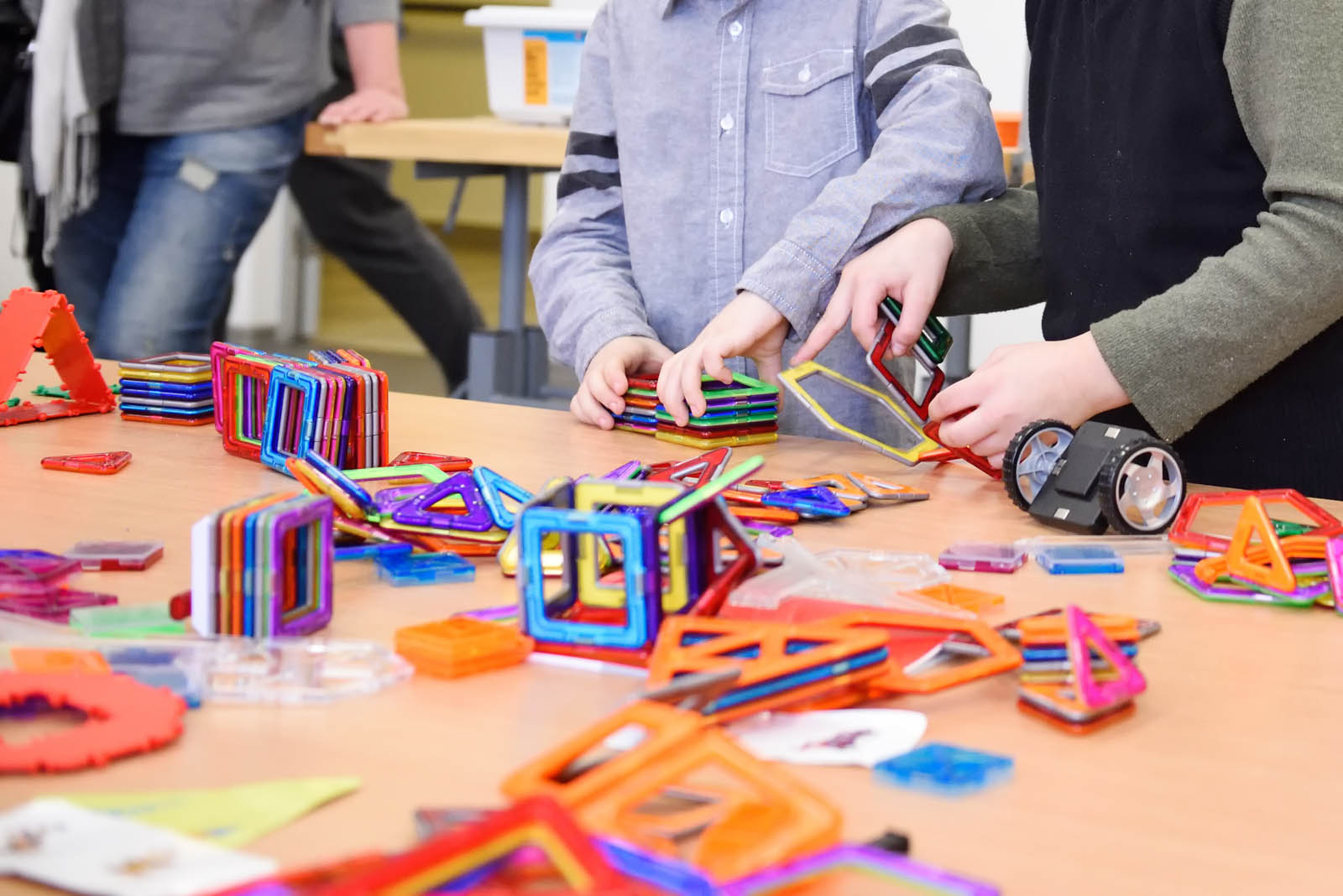 Incorporating Play Labs Using a Toy Convention to Test Educational ...